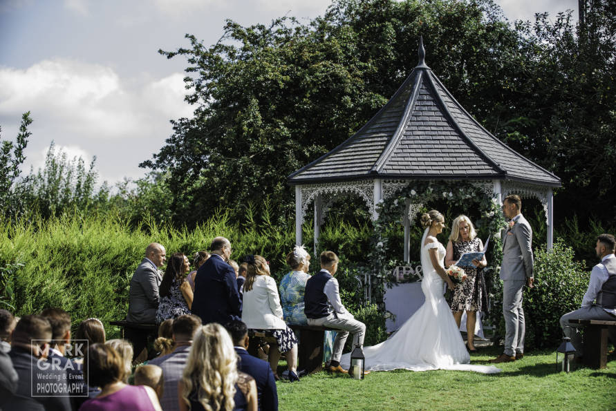 The Ultimate Guide to Celebrants and Celebrant-led Ceremonies | Guides ...