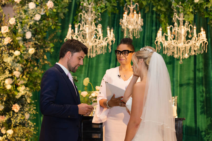 The Ultimate Guide to Celebrants and Celebrant-led Ceremonies | Guides ...