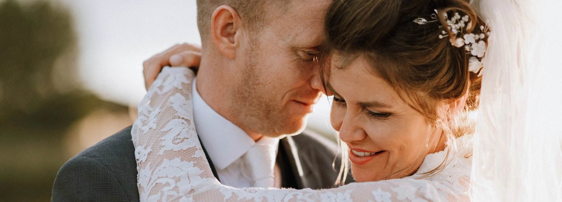 Lucy & Paul - A Dreamy Countryside Celebration at Alcott Weddings ...