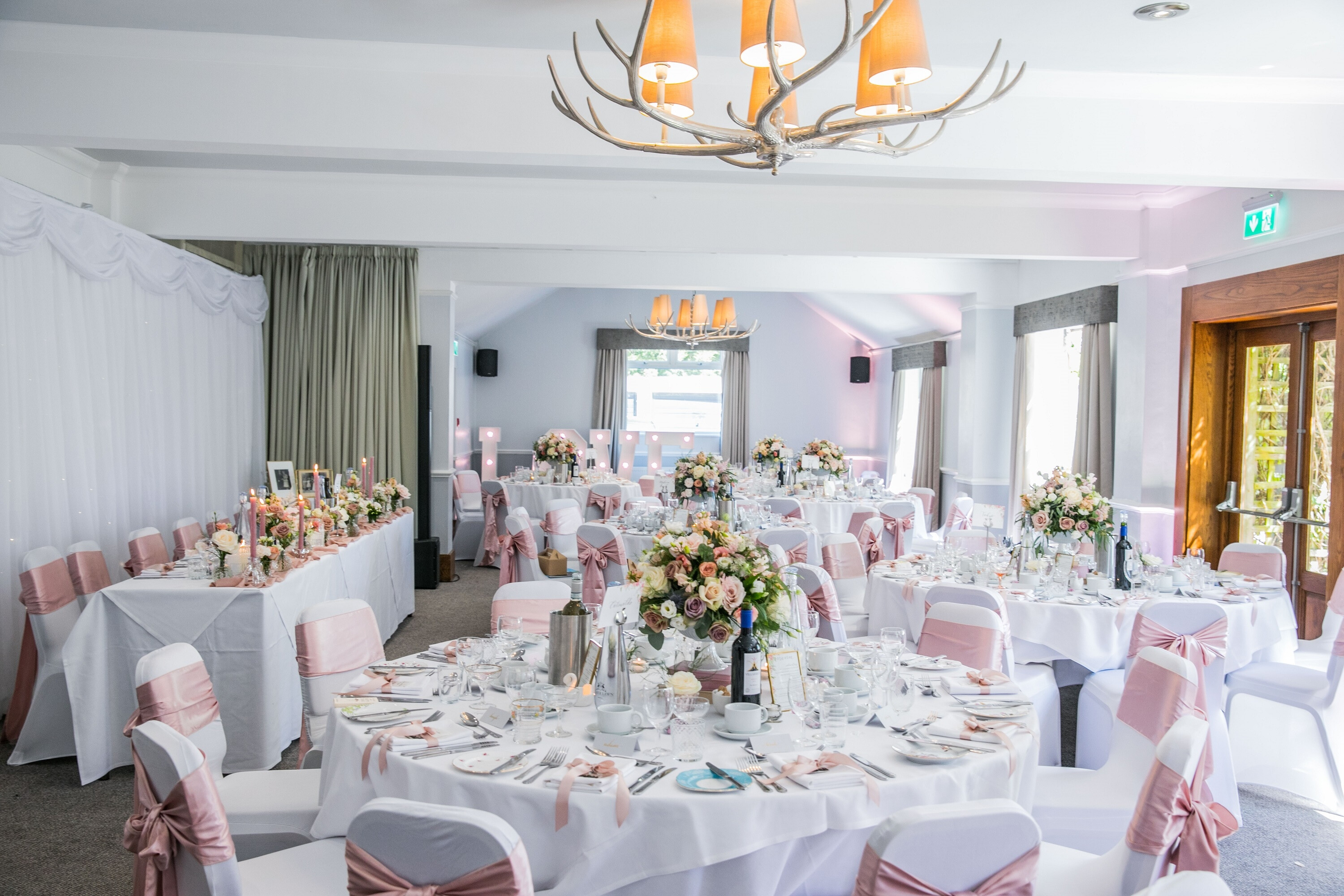 A Guide to Wedding Venues in Hampshire | Guides for Brides