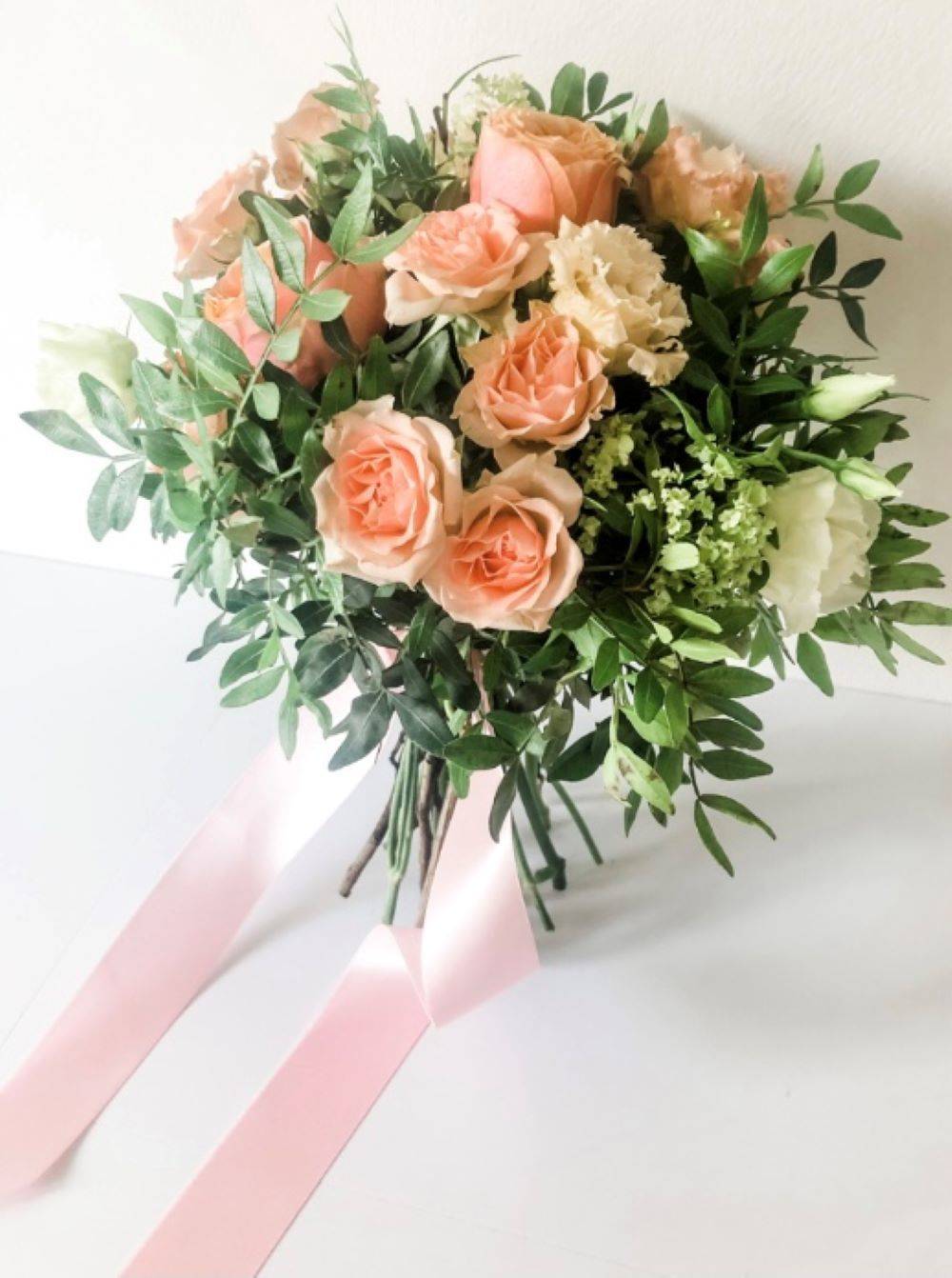 Let’s talk bridal bouquets with a wedding florst | Guides for Brides