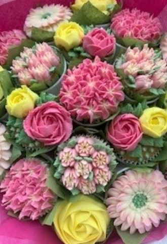 Cupcake Bake Off in Buckinghamshire | Guides for Brides