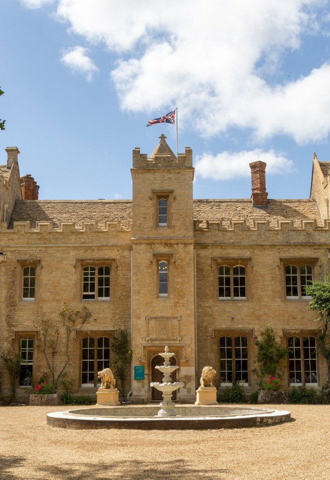 Weston Manor | Oxfordshire Hotel Wedding Venue | Guides for Brides