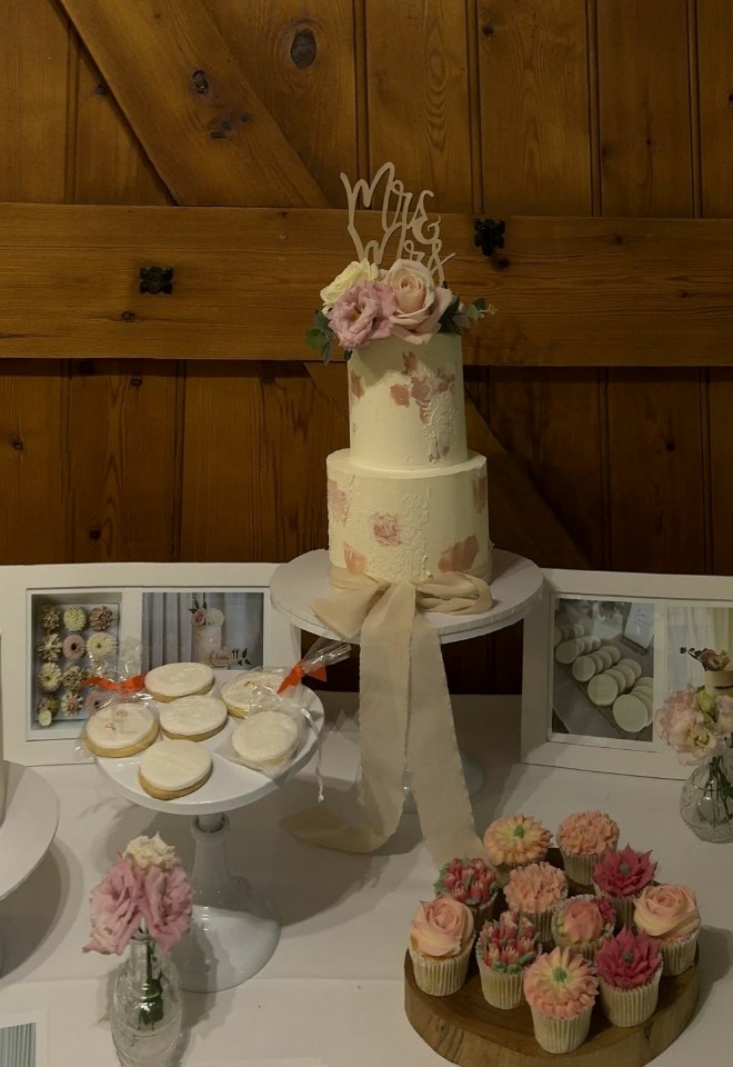 Cupcake Bake Off in Buckinghamshire | Guides for Brides