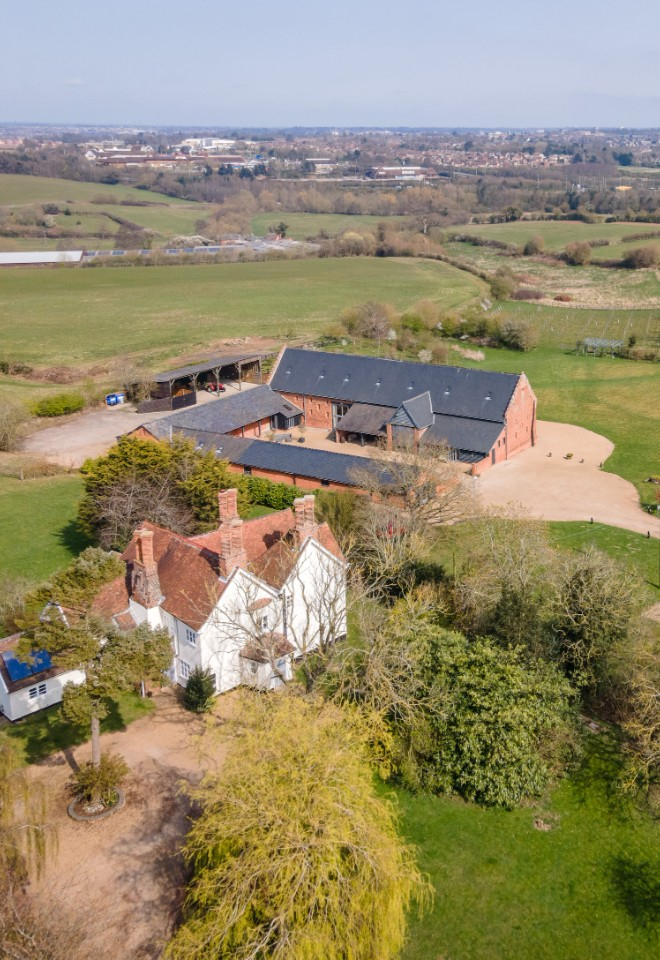 Copdock Hall | Barn Wedding Venue Suffolk | Guides for Brides