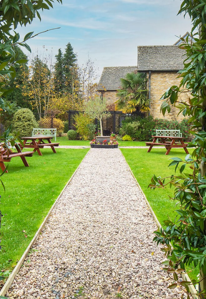 The Holt Hotel, Wedding Venue in Oxfordshire | Guides for Brides