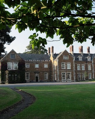 Budget Wedding Venues in Leicestershire | Weddings for Less
