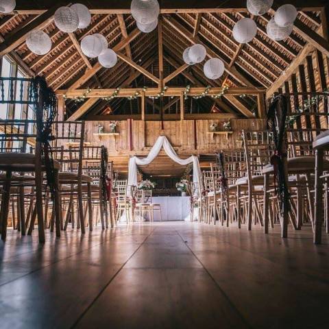 Stokes Farm Barn Venues in Berkshire | Guides for Brides
