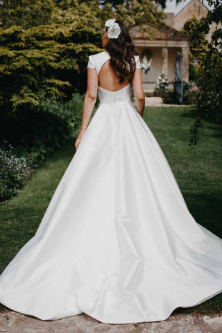 Ellie Sanderson Bridal Boutique Bridal Wear in Oxfordshire | Guides for ...