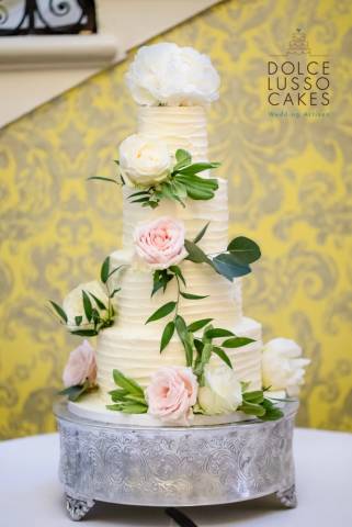 Dolce Lusso Cakes Cakes and Sweet Treats in Oxfordshire | Guides for Brides
