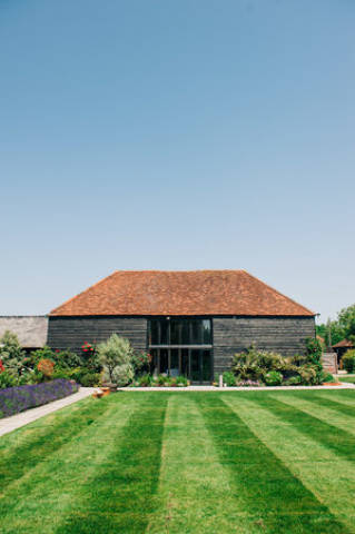 Stokes Farm Barn Venues in Berkshire | Guides for Brides