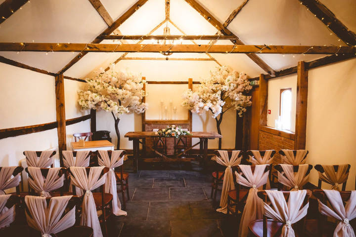 Coton House Farm, Wedding Venue in Staffordshire | Guides for Brides